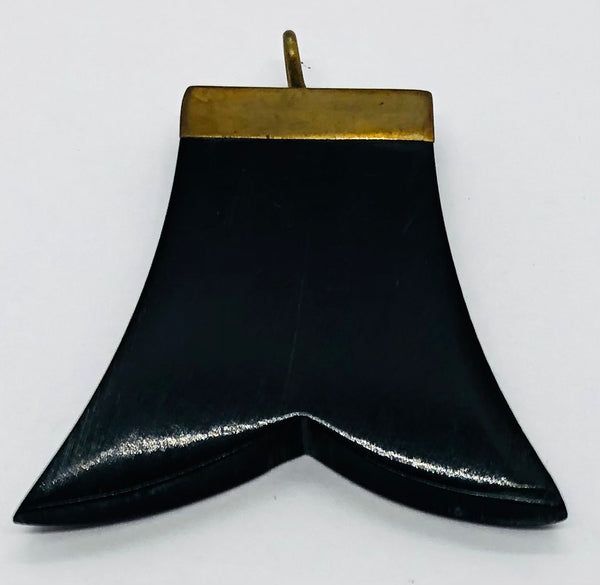Pendant. Fishtail in synthetic Bone from India – AAA Craft Wire